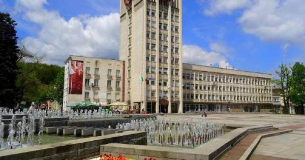 Одобриха проекта на Община Габрово за купуване на електромобил | Община ...
